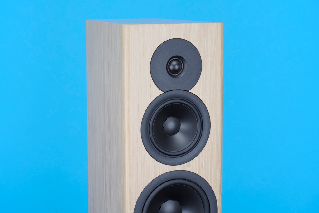 Dynaudio Evoke 50 - гениальные акустические системы на все случаи жизни!